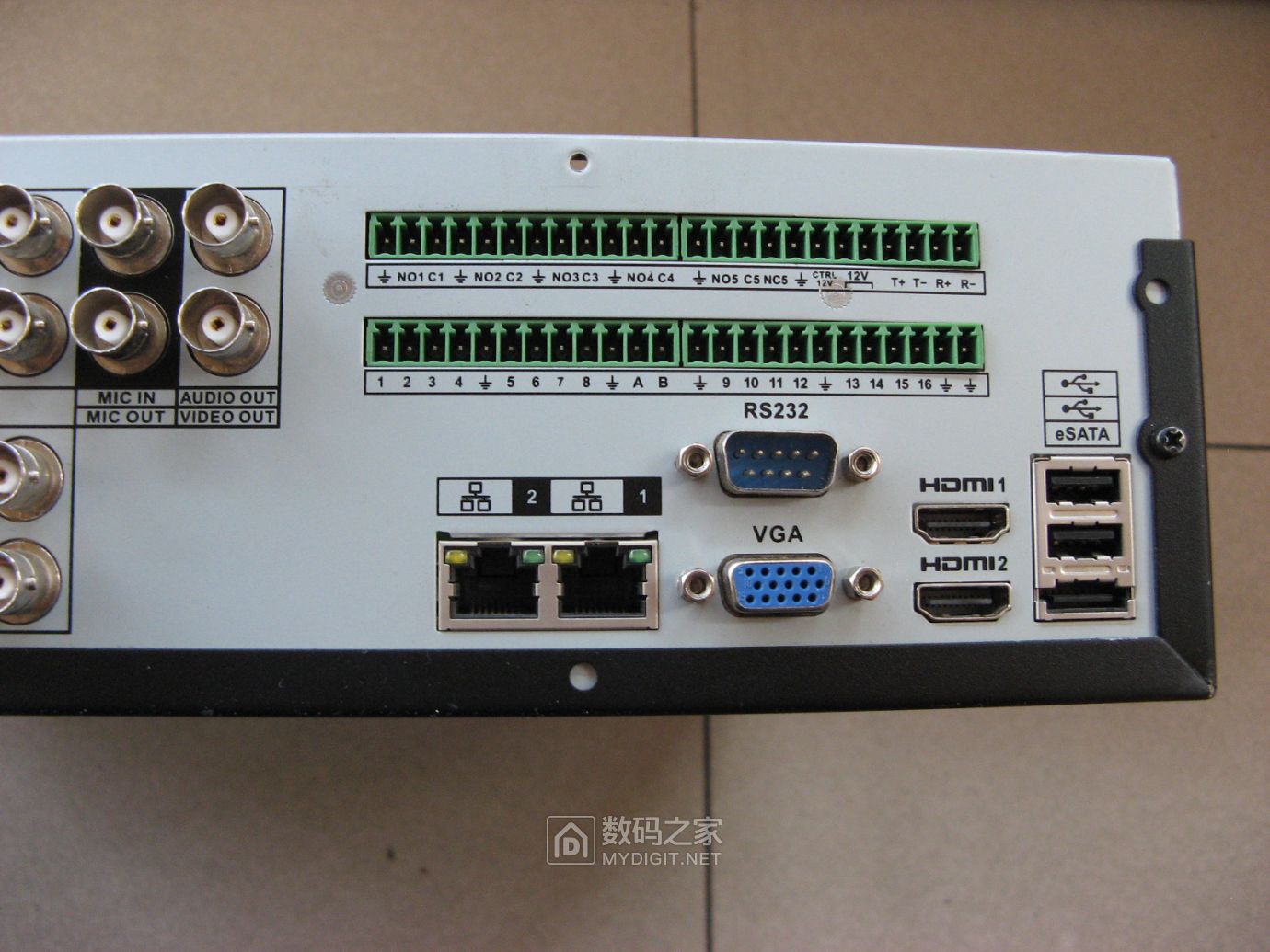 拆大华DH-HCVR7808S硬盘录像机 - 拆机乐园 数码之家