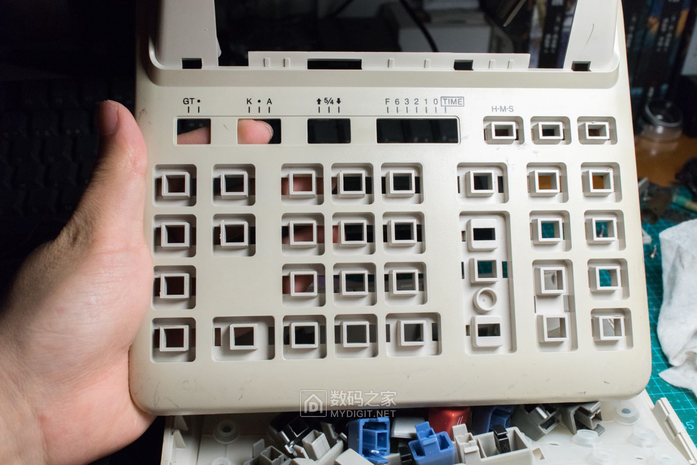 夏普SHARP银行专用荧光计算器CS-2122H拆解（2014年版本） - 拆机乐园 数码之家