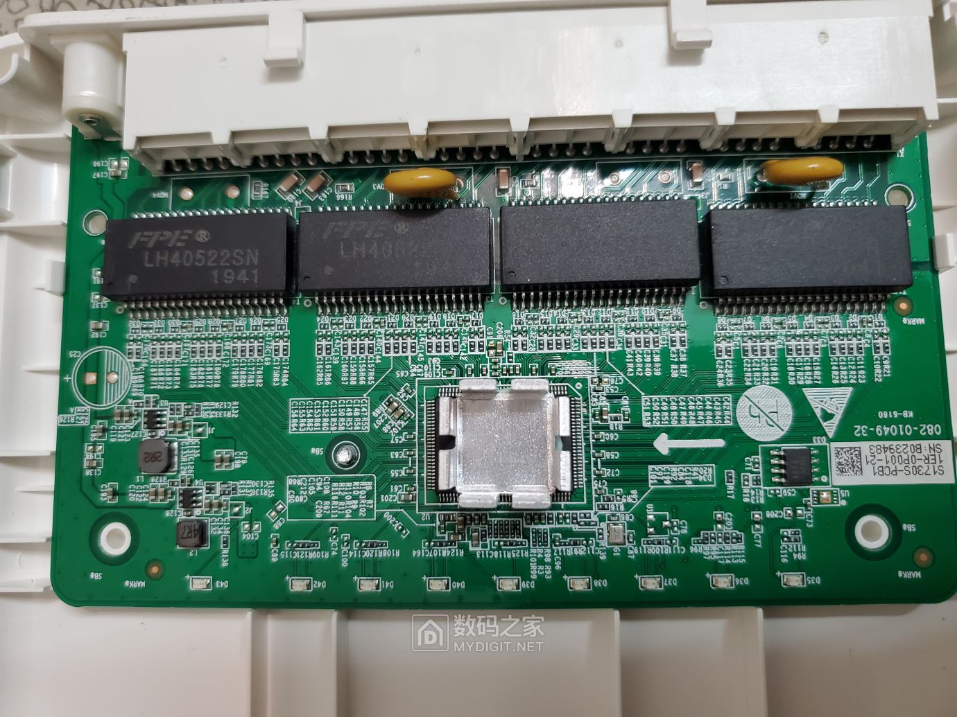 之家第一次露脸，拆华为S1730S-L8T-A 8口千兆交换机 - 拆机乐园 数码之家