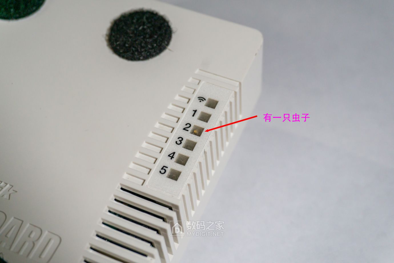 为了除Bug而拆解~MikroTik RouterBoard RB751G-2HnD无线路由器 - 拆机乐园 数码之家