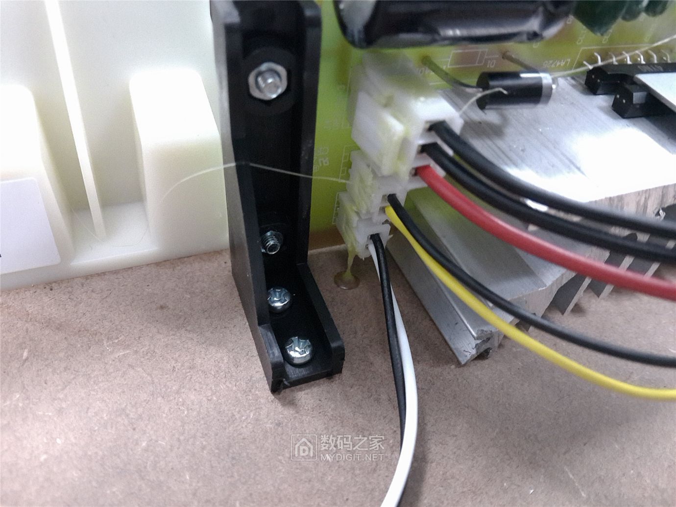 Roland MP-100-WH乐兰电子钢琴拆解 - 拆机乐园 数码之家