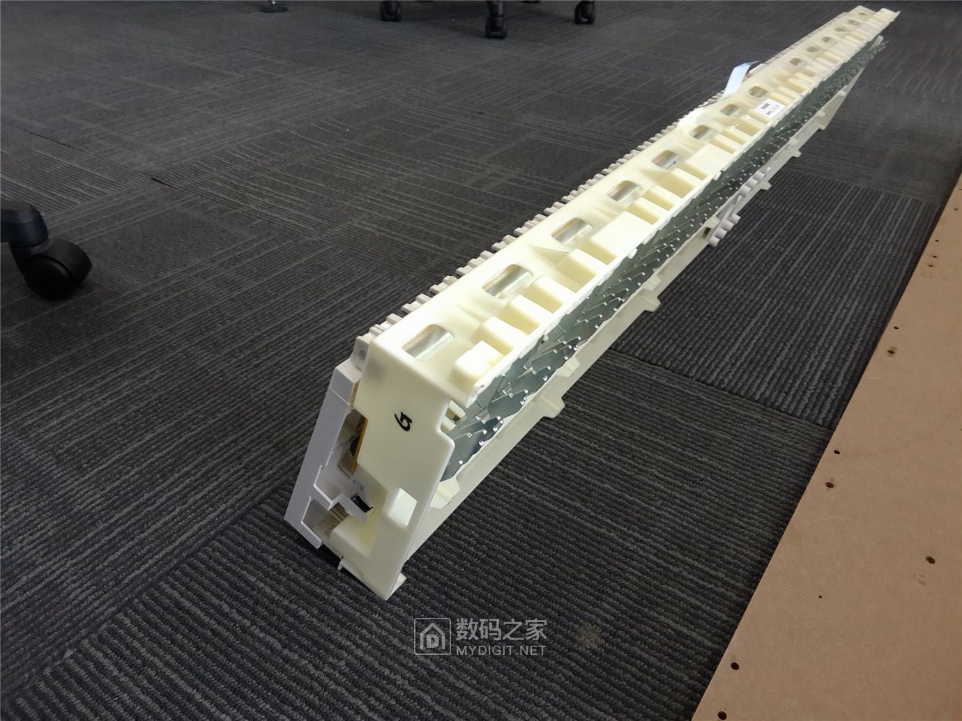 Roland MP-100-WH乐兰电子钢琴拆解 - 拆机乐园 数码之家