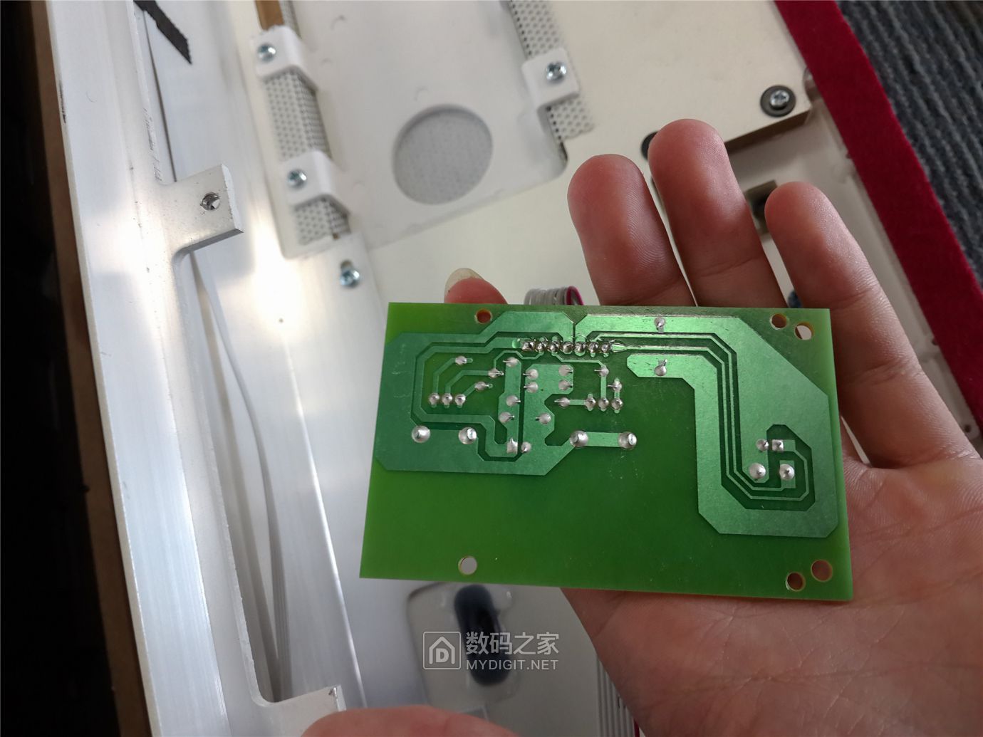 Roland MP-100-WH乐兰电子钢琴拆解 - 拆机乐园 数码之家