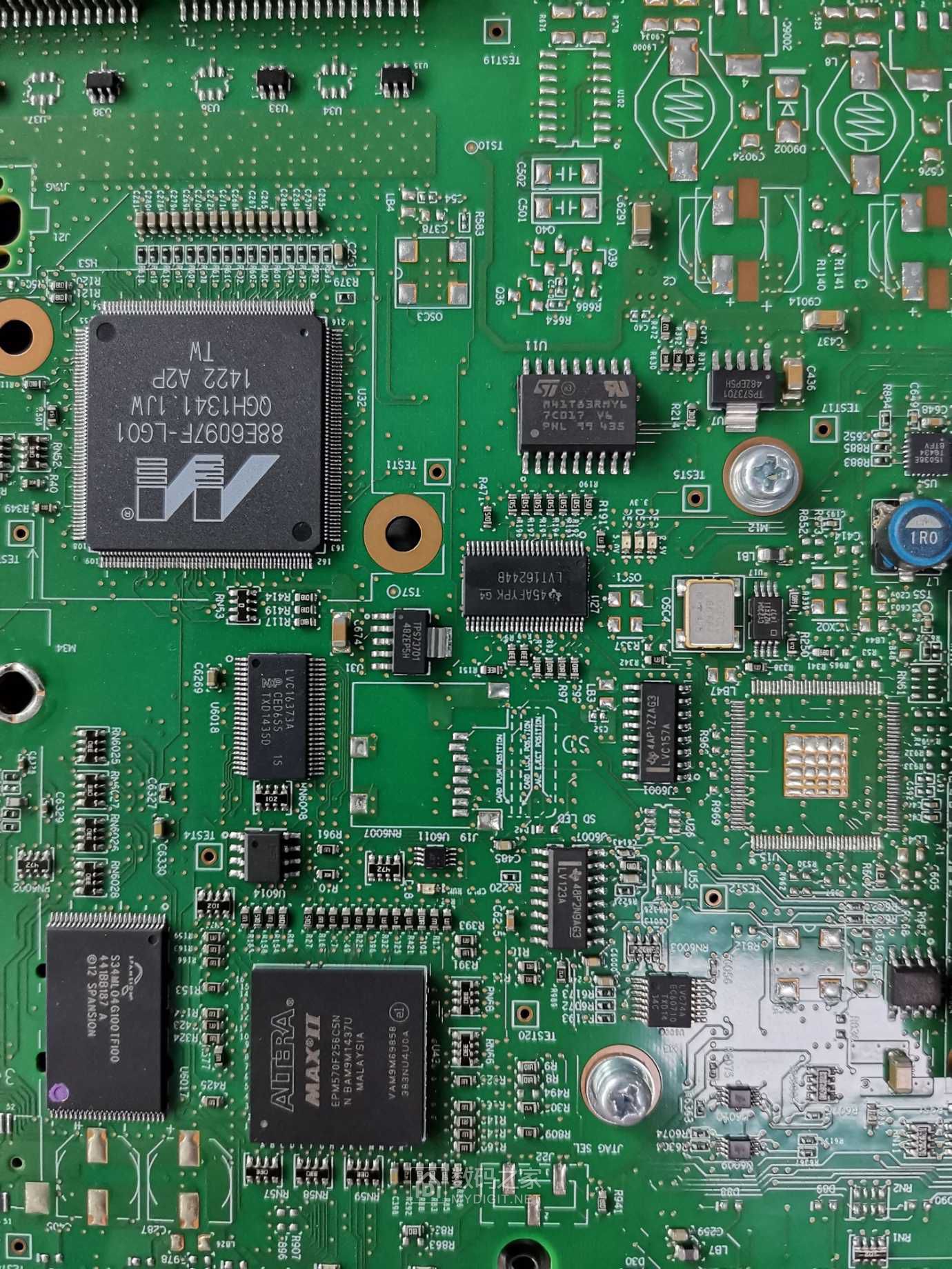 华为路由器AR151-S拆解 - 拆机乐园 数码之家