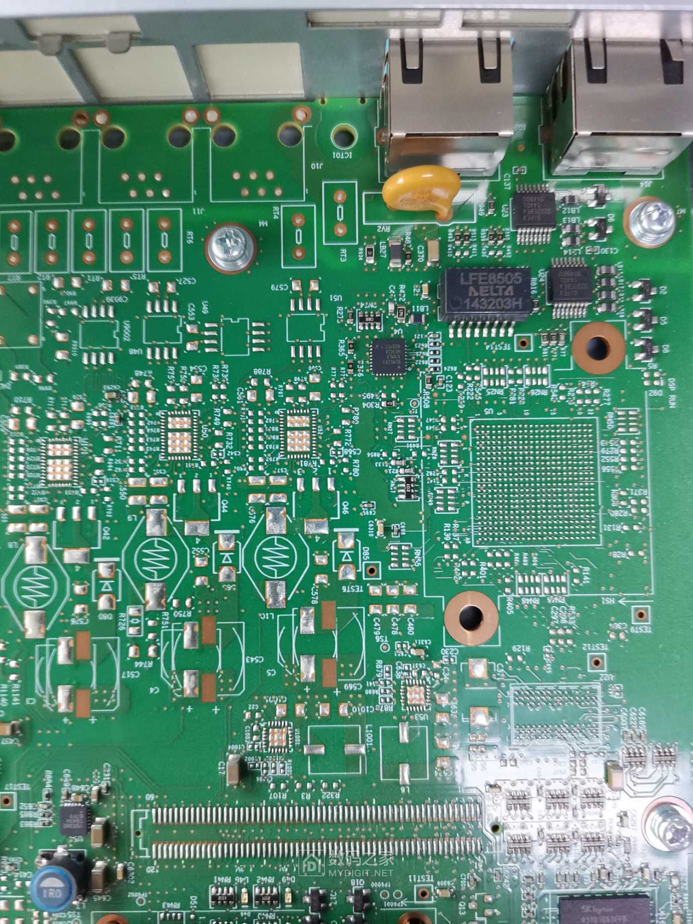 华为路由器AR151-S拆解 - 拆机乐园 数码之家