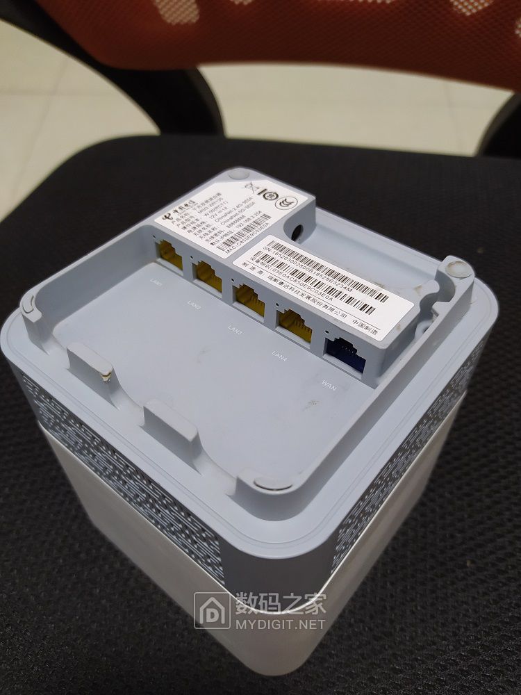 拆解瑞斯康达 MSG WR135 中国电信定制的全千兆双频无线路由器 - 拆机乐园 数码之家