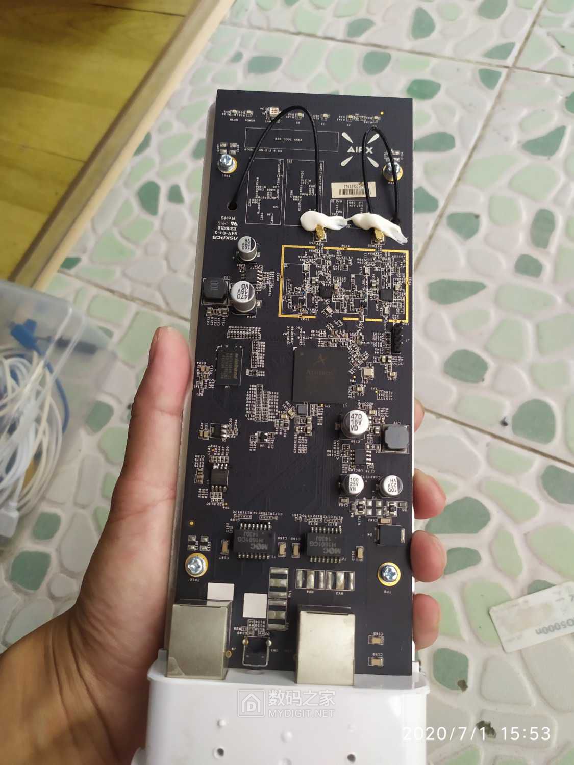 波讯5.8g网桥拆机 主控ar9344 功放5004l - 拆机乐园 数码之家