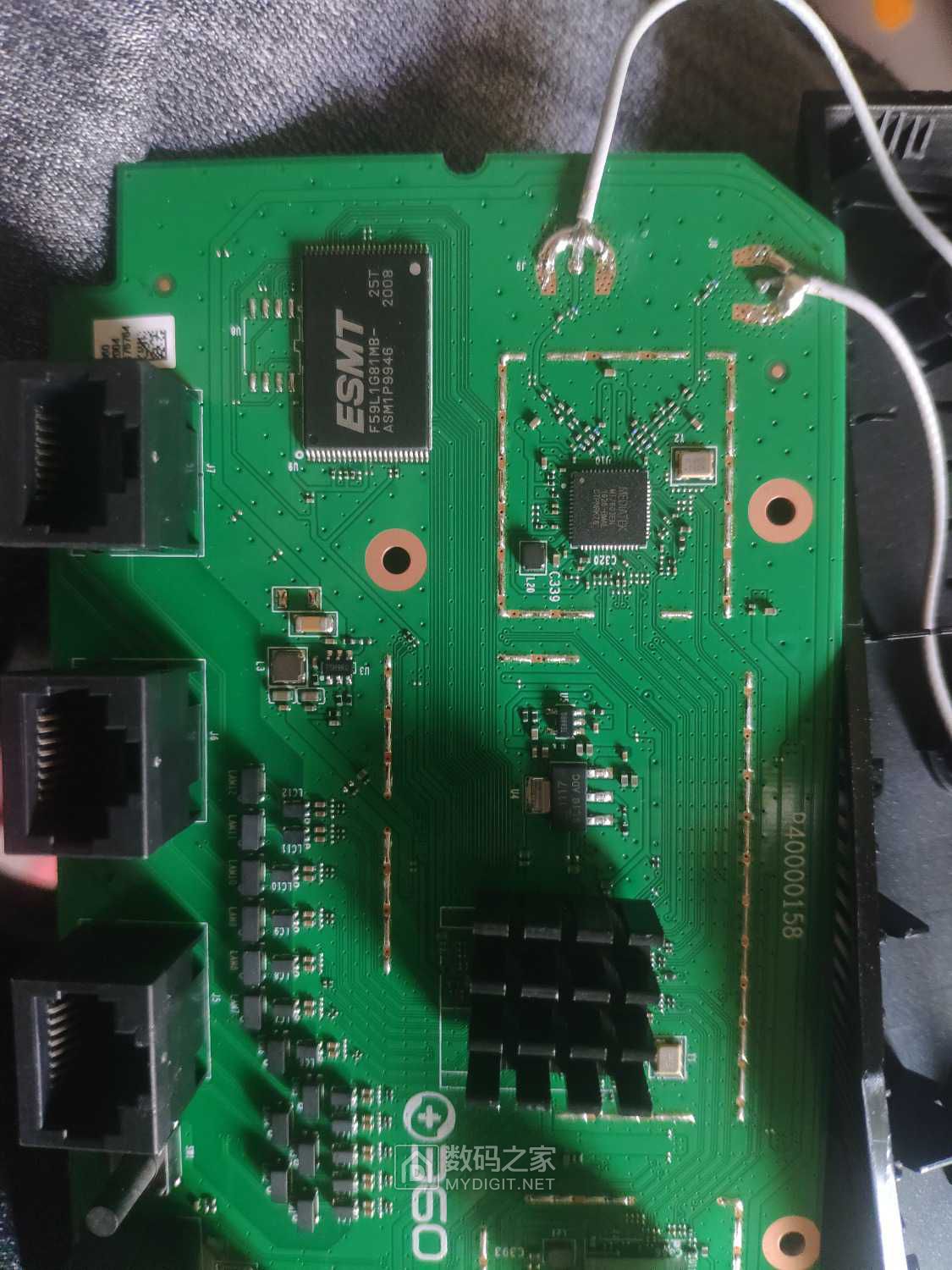 全网首拆奇葩的360路由T5G - 拆机乐园 数码之家