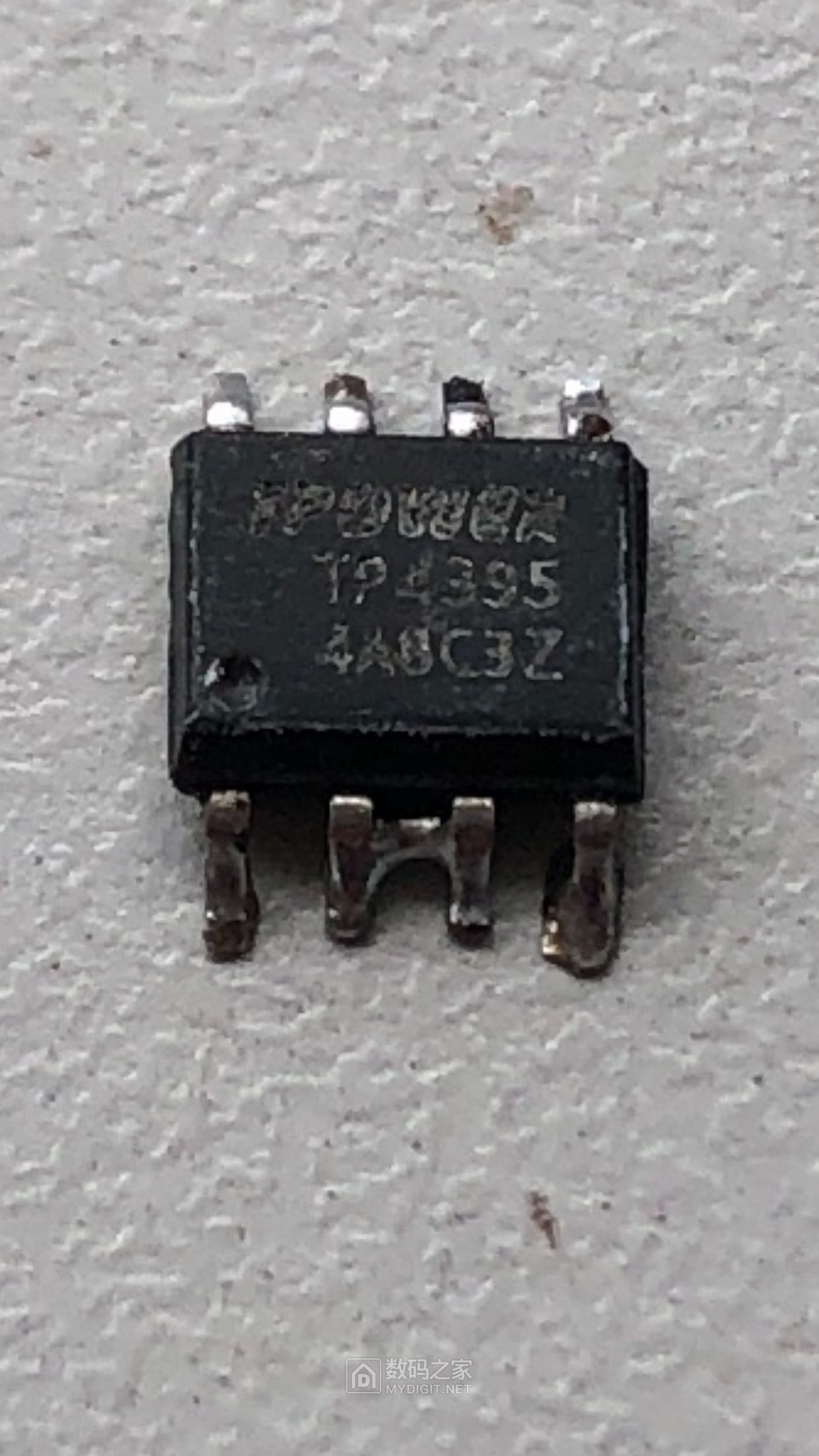 拆个成本压缩到极致的移动电源，TP4395单芯片方案 - 拆机乐园 数码之家