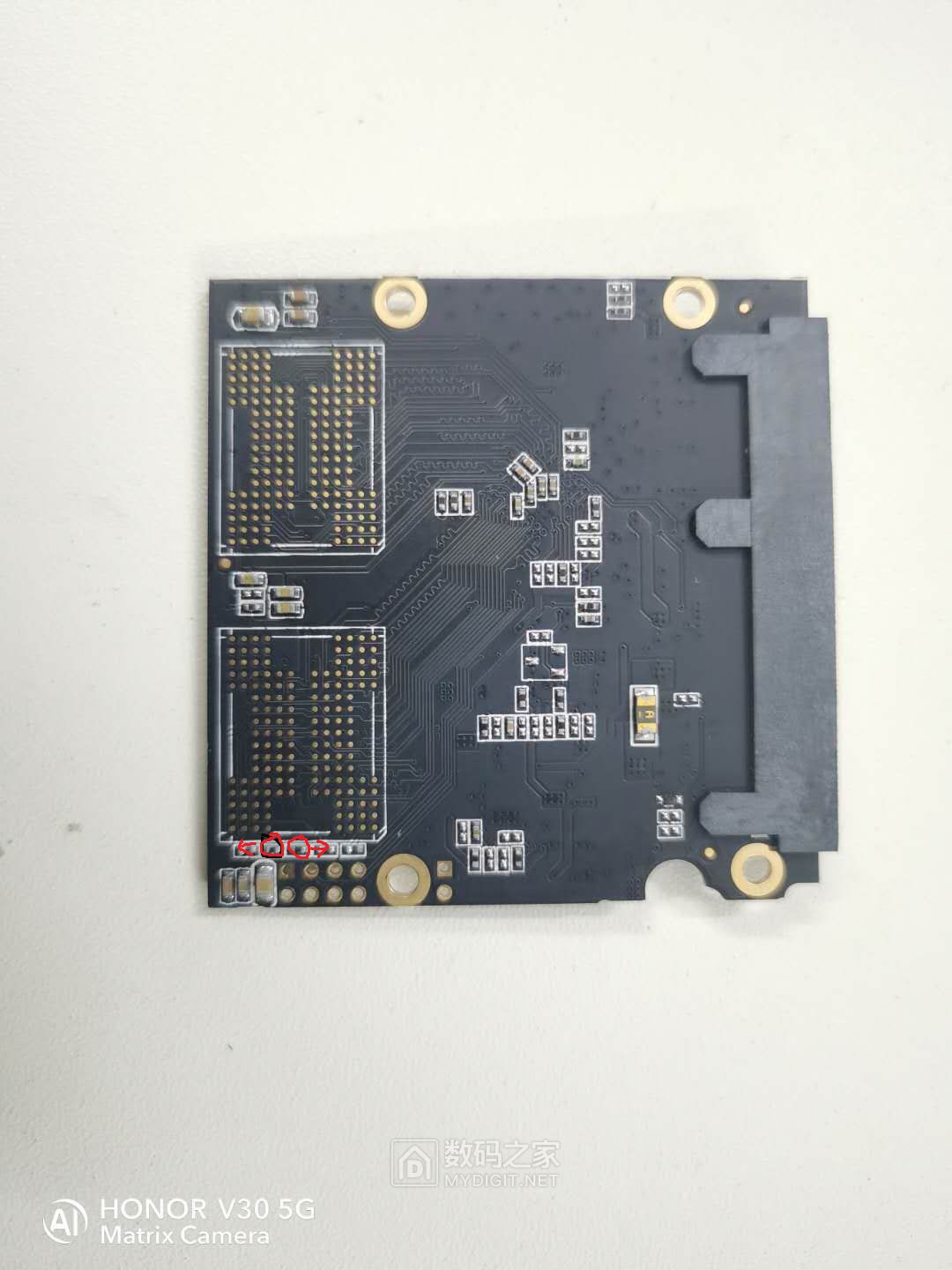 无丝印2258XT空板求CE和土狗跳线 - SSD存储技术 数码之家