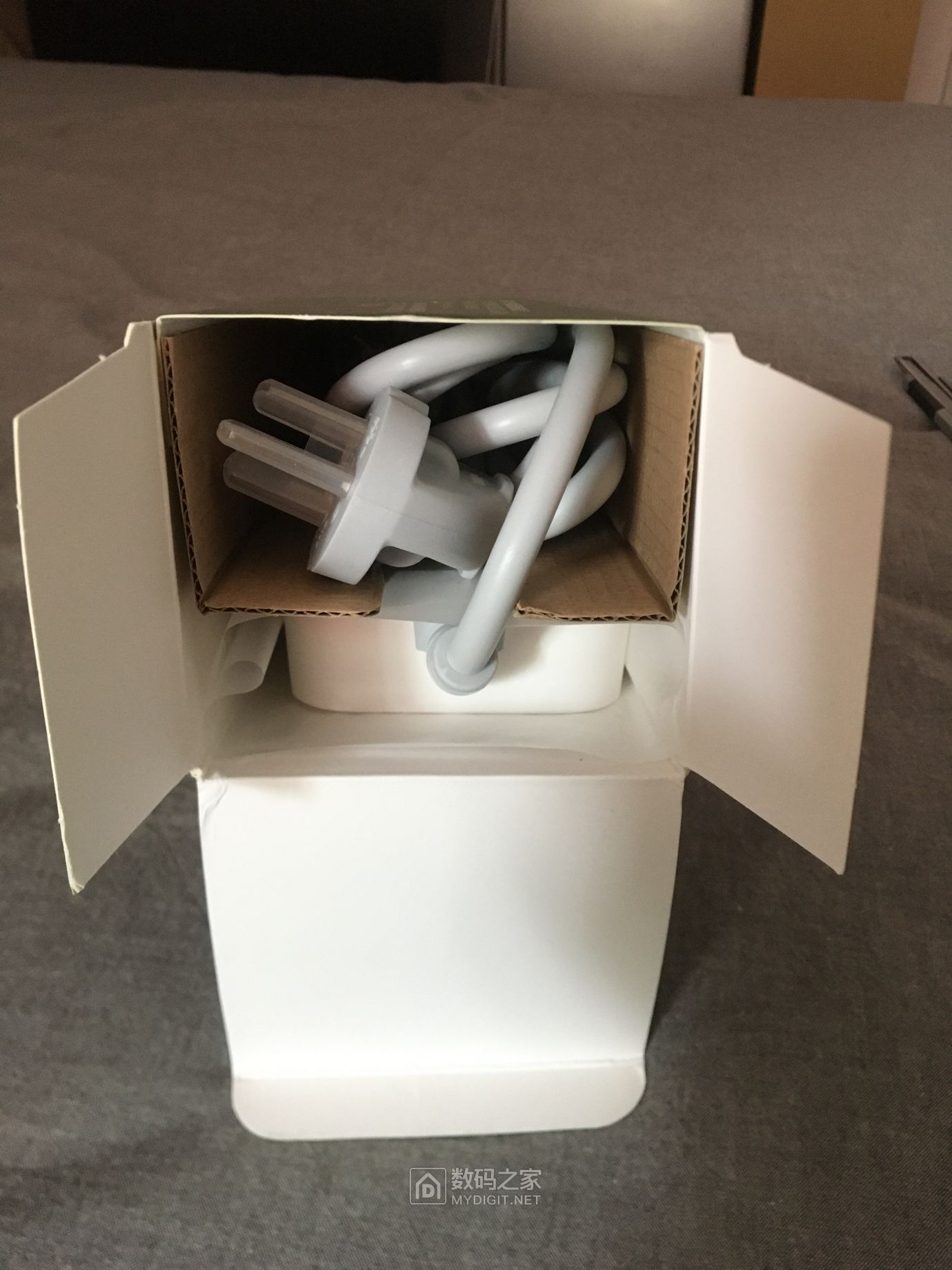 公牛GN-B3043到手就拆……不开 - 拆机乐园 数码之家