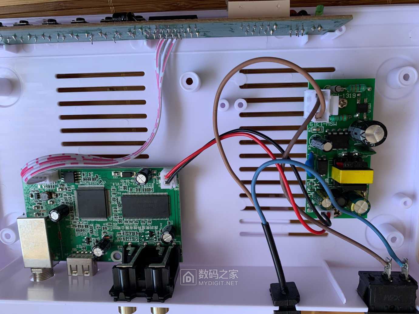 拆个便宜的DTMB地面波接收机 - 拆机乐园 数码之家