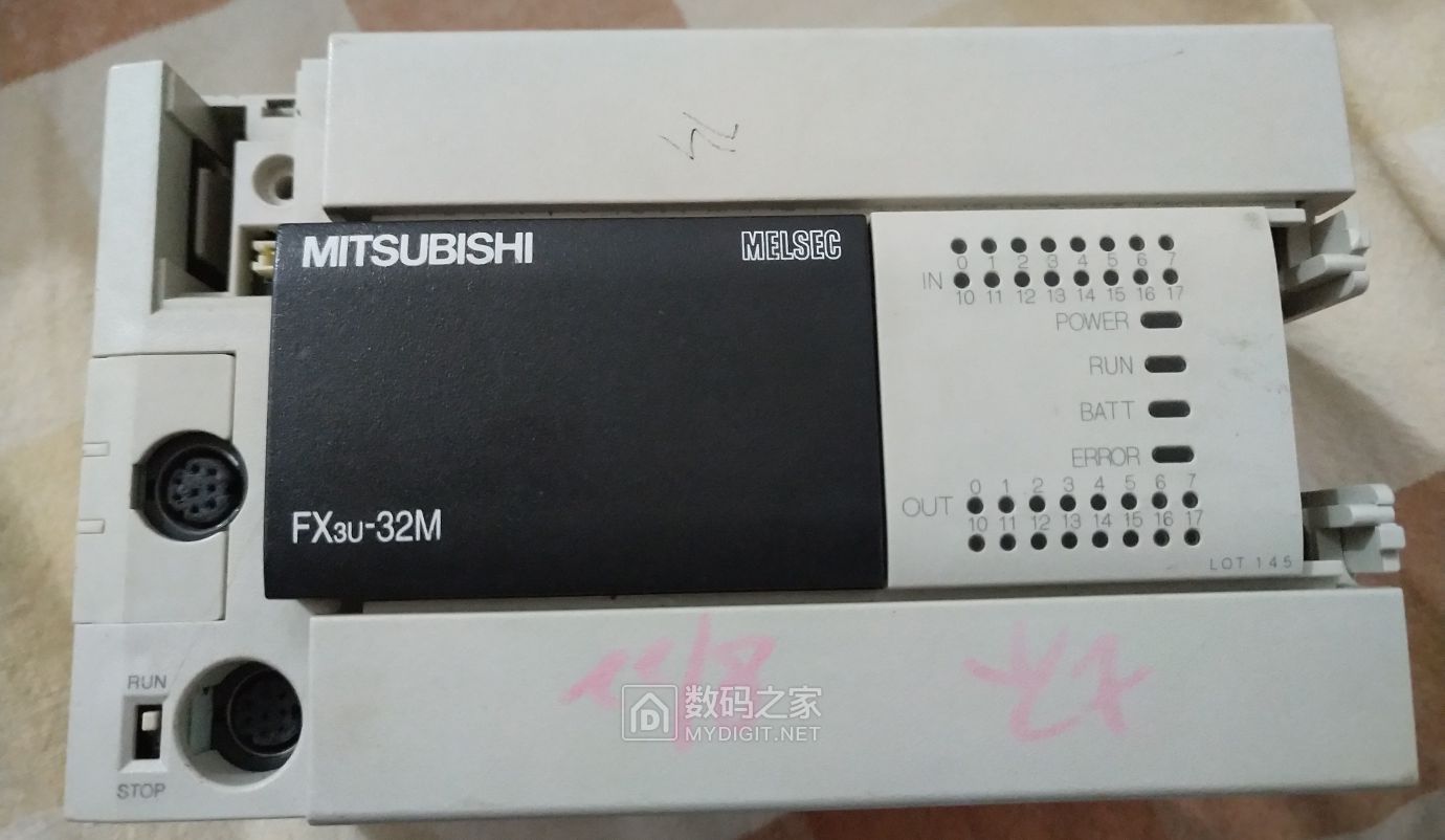 拆解三菱可编程控制器，烧了两路输出（MITSUBISHI FX3U-32M） - 行业拆客 数码之家