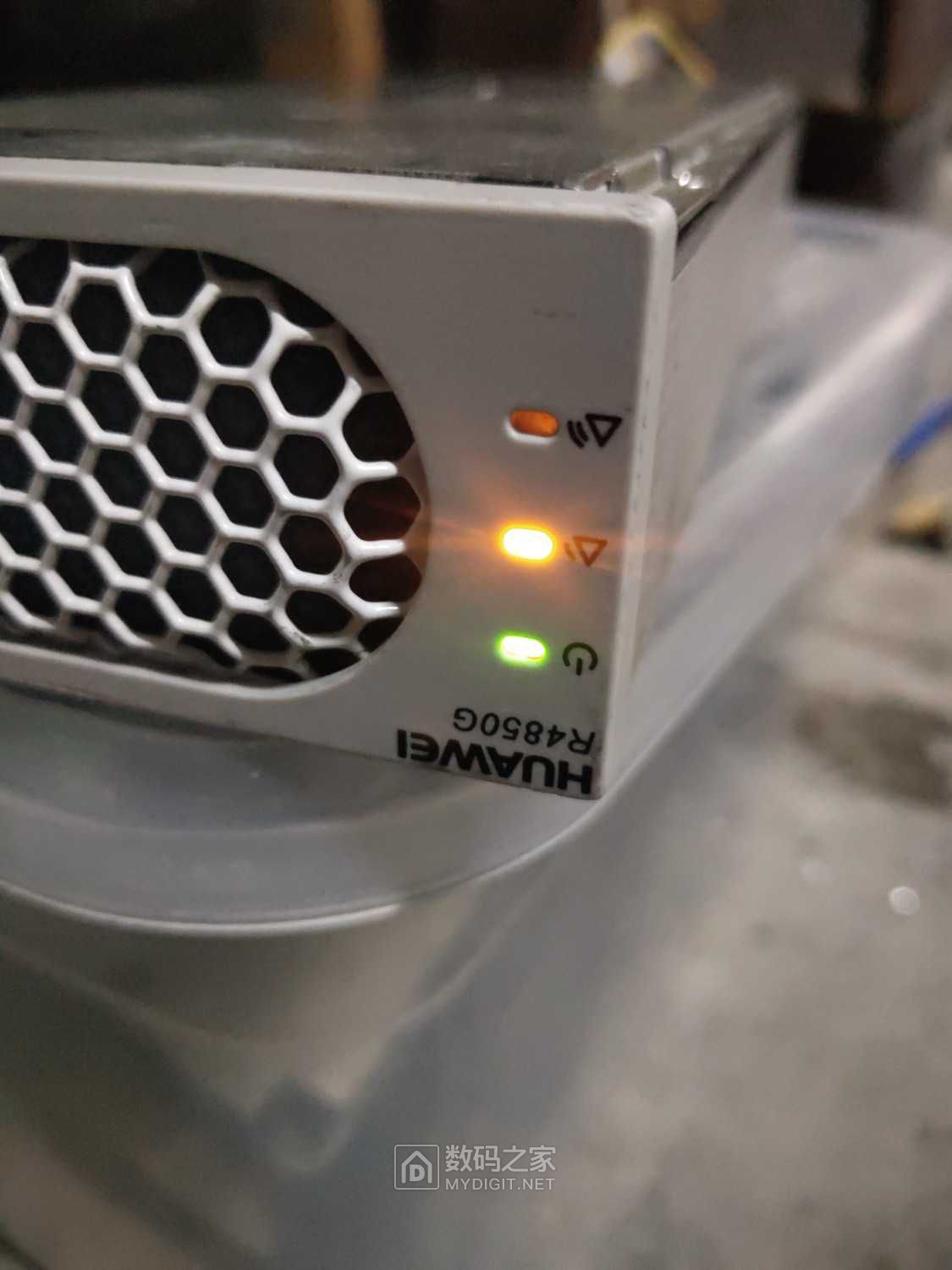 华为4850g2黄灯闪烁 - 电源/充电器 数码之家