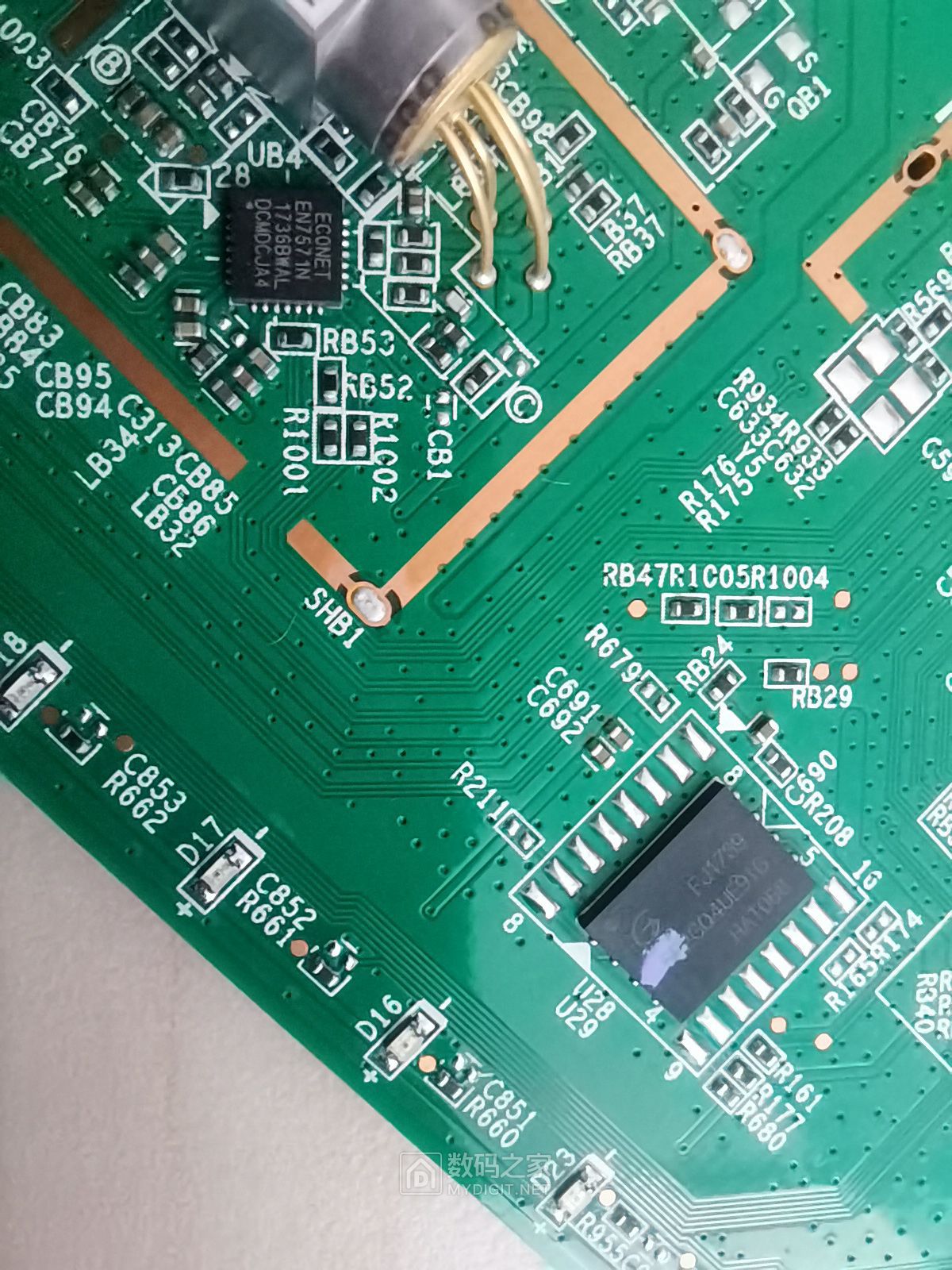 拆光纤一体机 中国移动 CM112Z 双频无线路由器 - 拆机乐园 数码之家