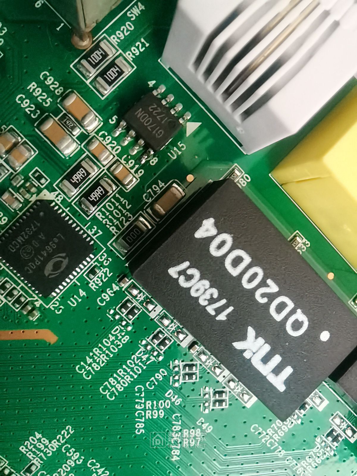 拆光纤一体机 中国移动 CM112Z 双频无线路由器 - 拆机乐园 数码之家