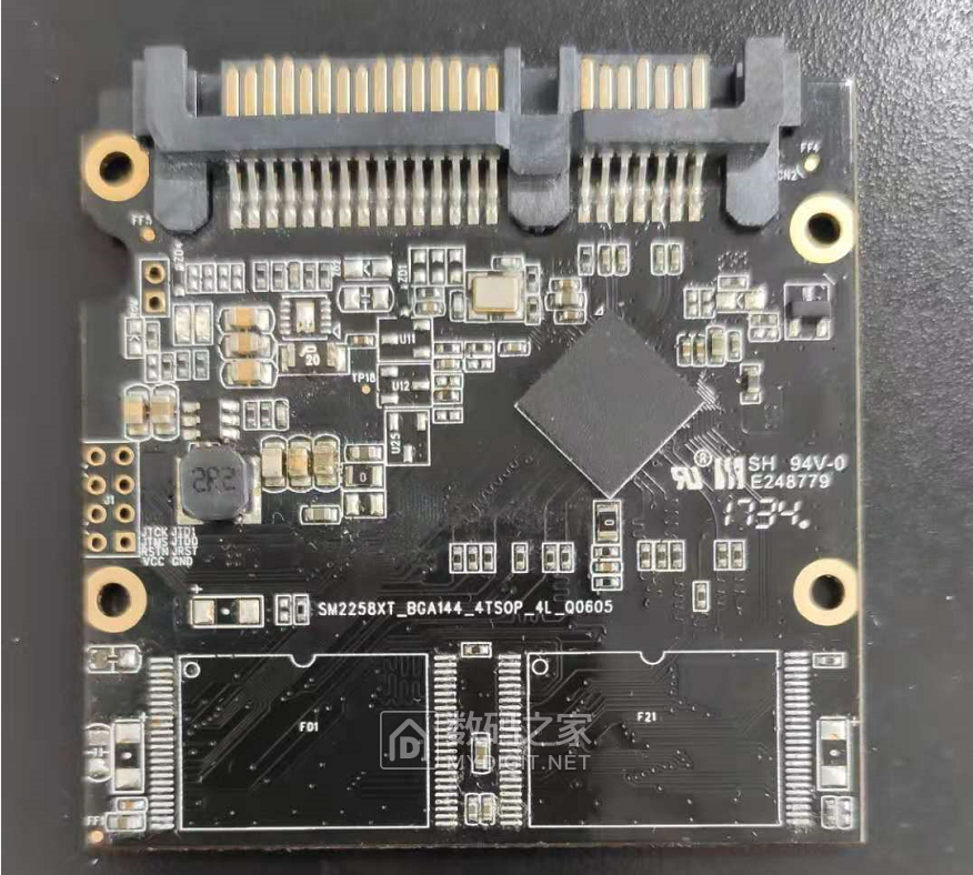 臭鱼收到的奇葩固态2258XT+MT29F64G08CFACB - SSD存储技术 数码之家