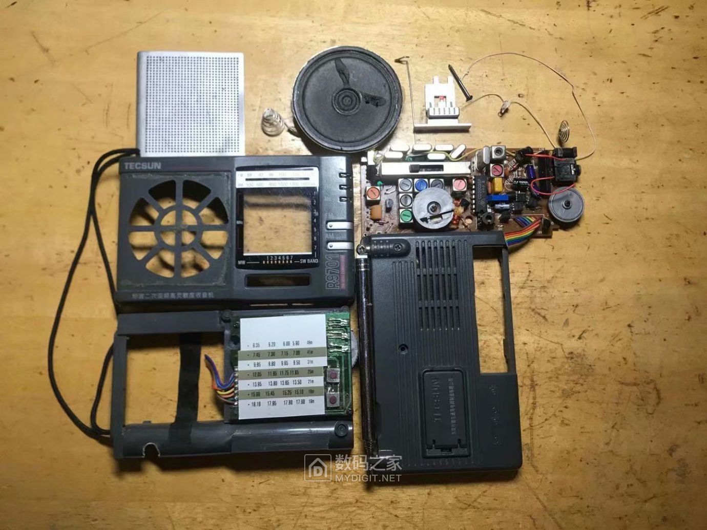 德生R9701收音机拆解 - 拆机乐园 数码之家