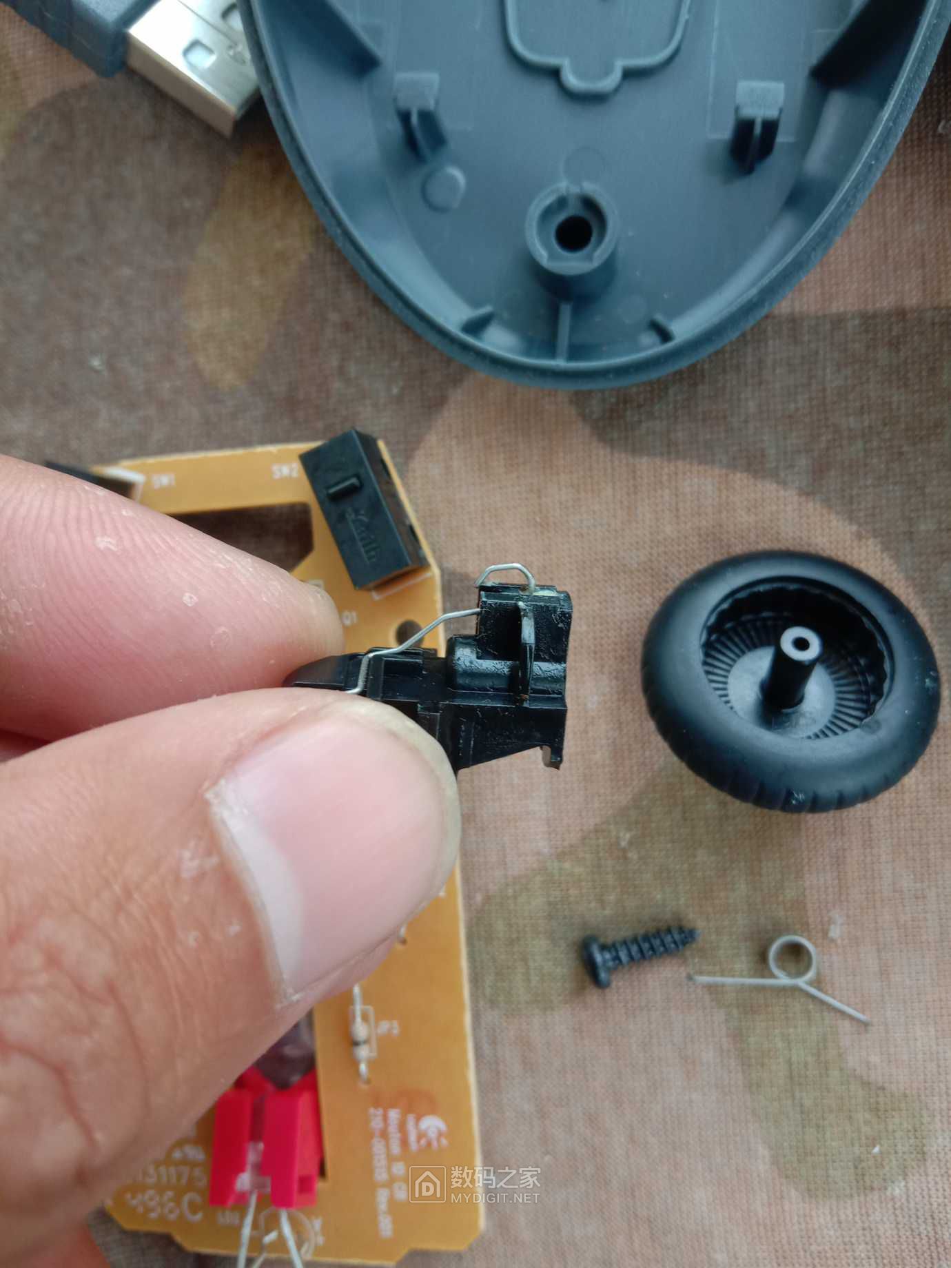 简单拆logitech罗技M90鼠标 - 拆机乐园 数码之家