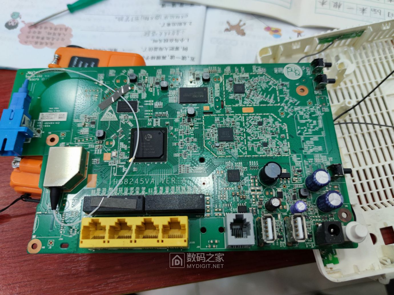 CMCC中国移不动版的华为HS8546V全千兆双频无线光猫 - 拆机乐园 数码之家