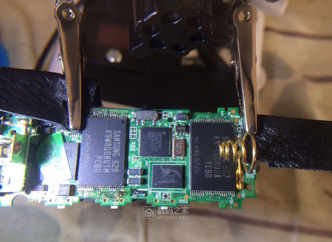 升级iriver ifp790内存到1G 变身ifp799 飞芯复活 - 拆机乐园 数码之家