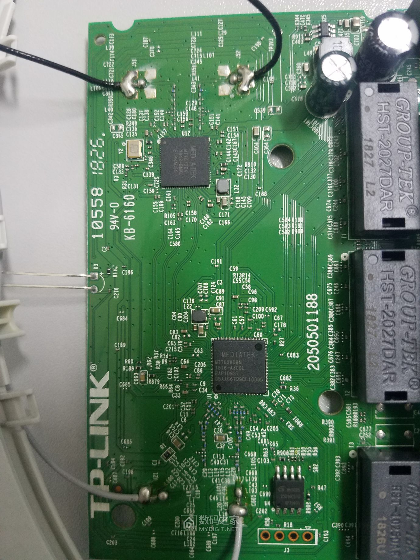 拆解TP-LINK WDR5670 AC1200 青瓷版路由器 - 拆机乐园 数码之家