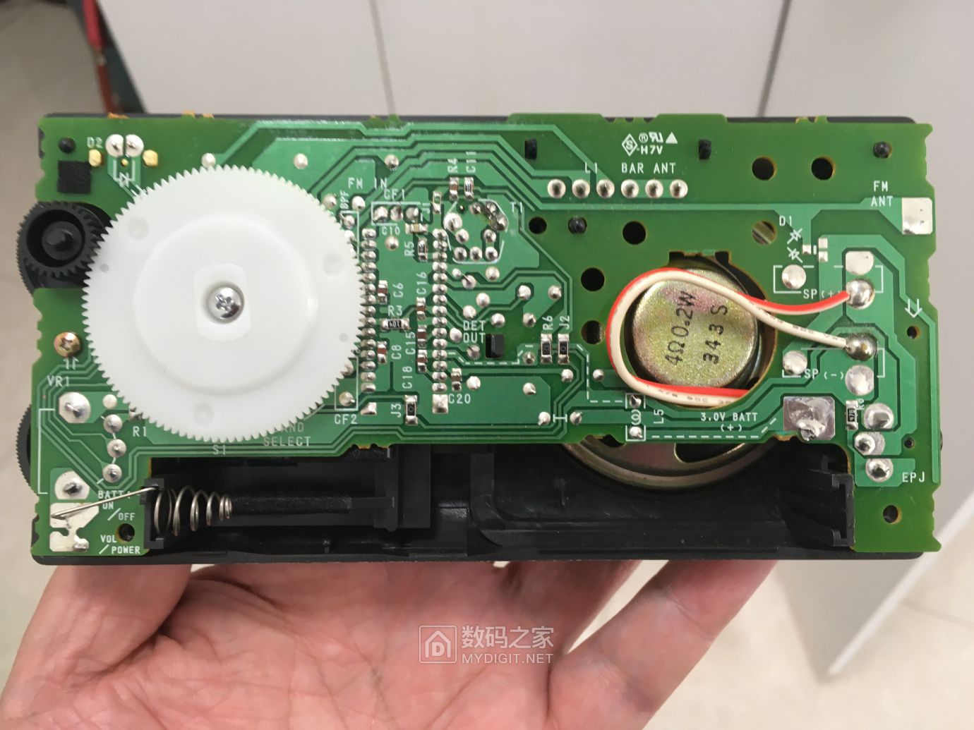 日产SONY索尼ICF-380收音机，SONY的CXA1019S芯片 - 拆机乐园 数码之家