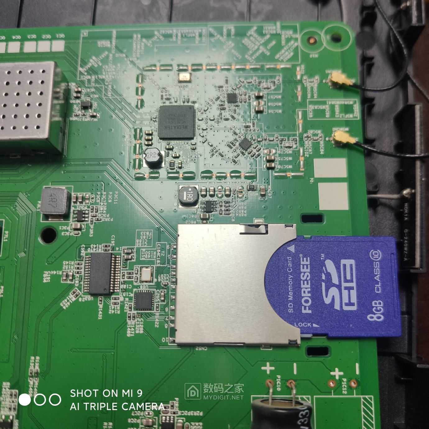 中国移动G-140W-CS全千兆光猫简单拆解 - 拆机乐园 数码之家