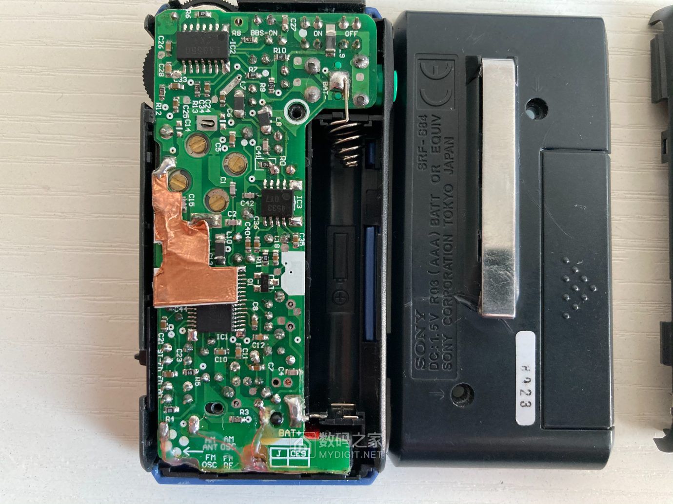 拆两台sony经典收音机s84来看看，赚点积分！！ - 拆机乐园 数码之家