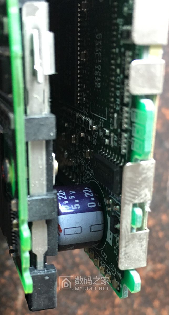 三菱MELSEC-Q系列中大型PLC拆解：Q38B，Q61P，Q02H，QD75P4，QX40，QY40P - 行业拆客 数码之家