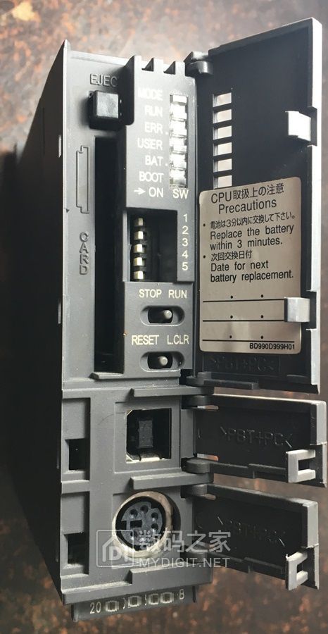 三菱MELSEC-Q系列中大型PLC拆解：Q38B，Q61P，Q02H，QD75P4，QX40，QY40P - 行业拆客 数码之家