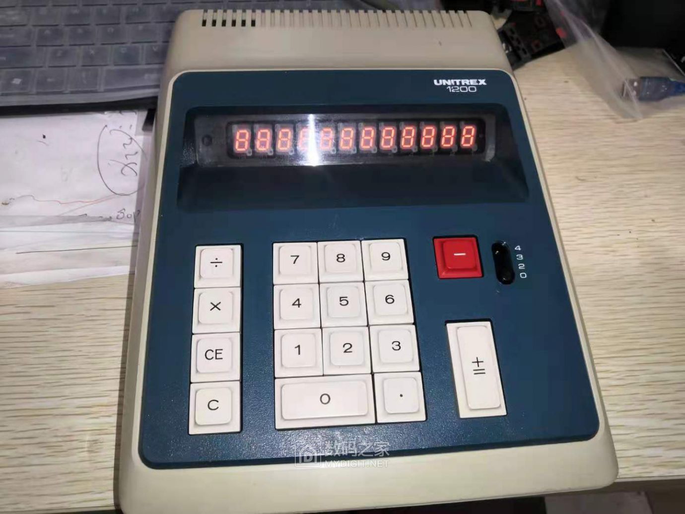 上世纪60年代的古董平面辉光显示台式计算器拆解赏析(UNITREX 1200) - 硬件博物馆 数码之家