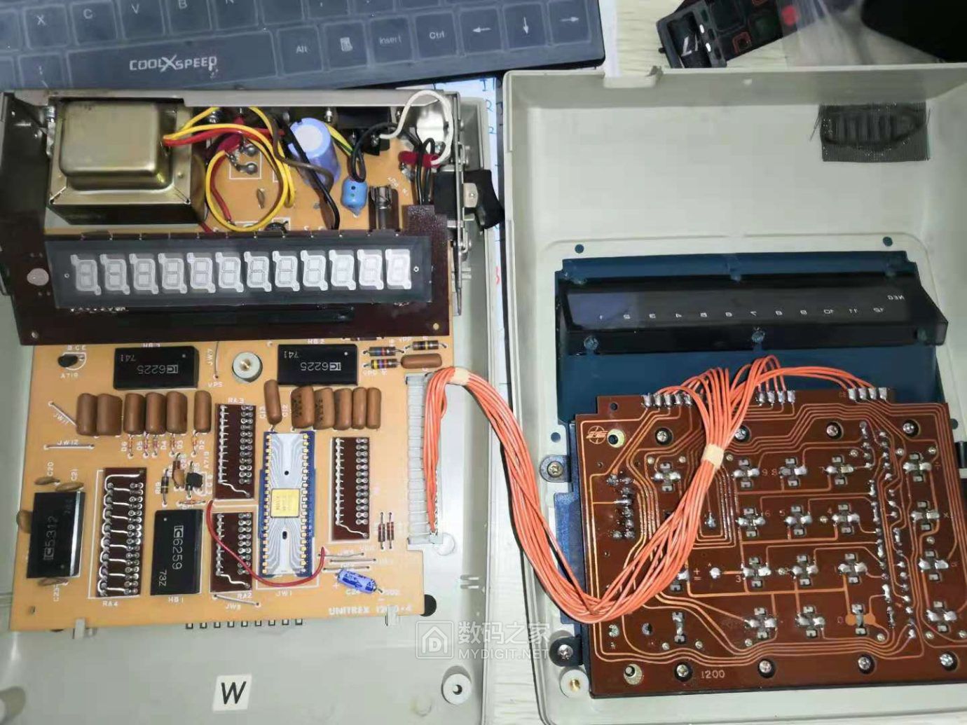 上世纪60年代的古董平面辉光显示台式计算器拆解赏析(UNITREX 1200) - 硬件博物馆 数码之家