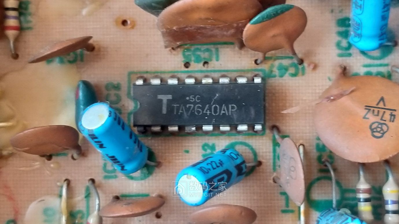 全网首拆 美多CP6961收录机 - 拆机乐园 数码之家