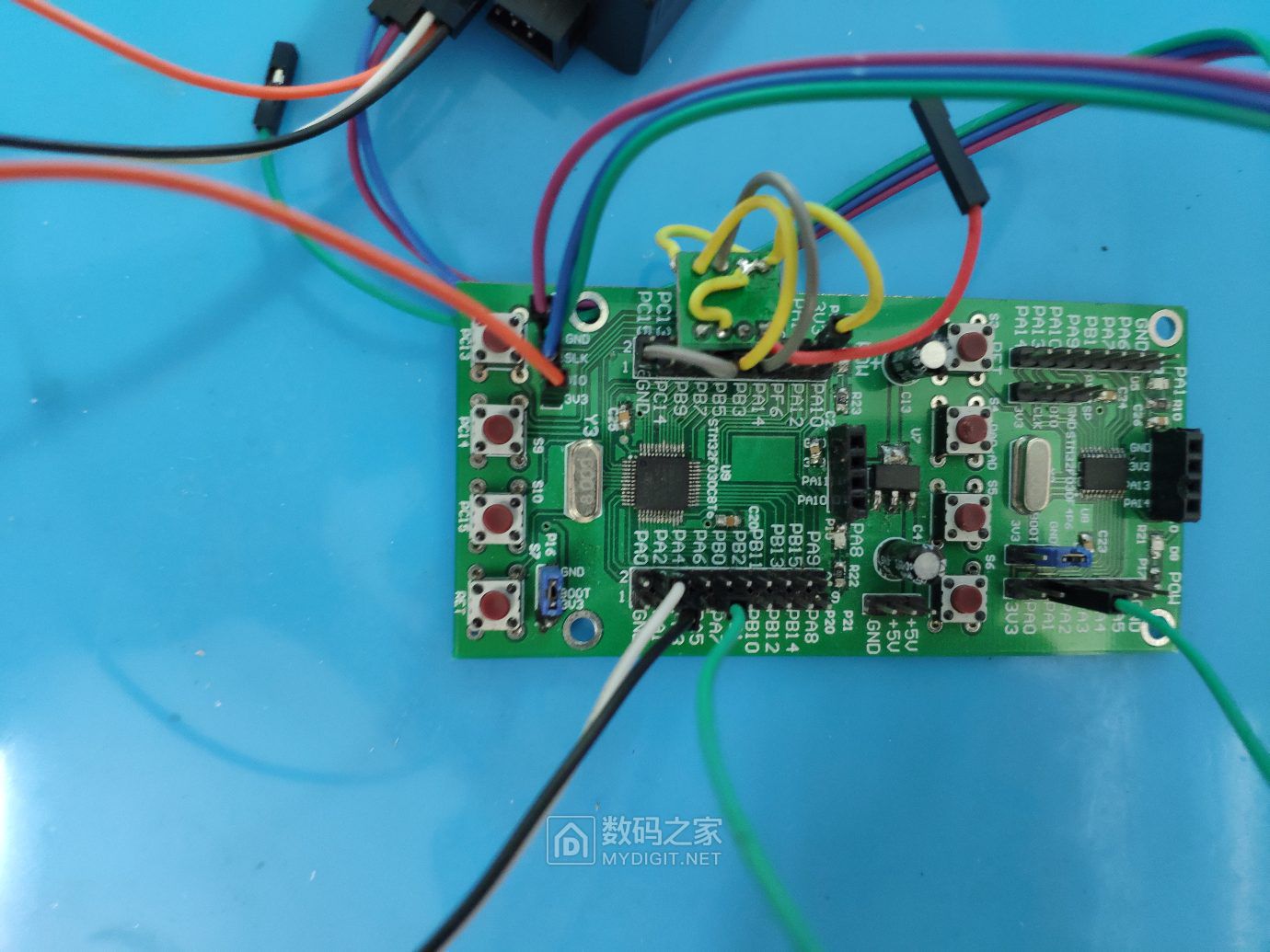 用串口对W25Q Flash芯片进行写入操作 - 我爱单片机 数码之家