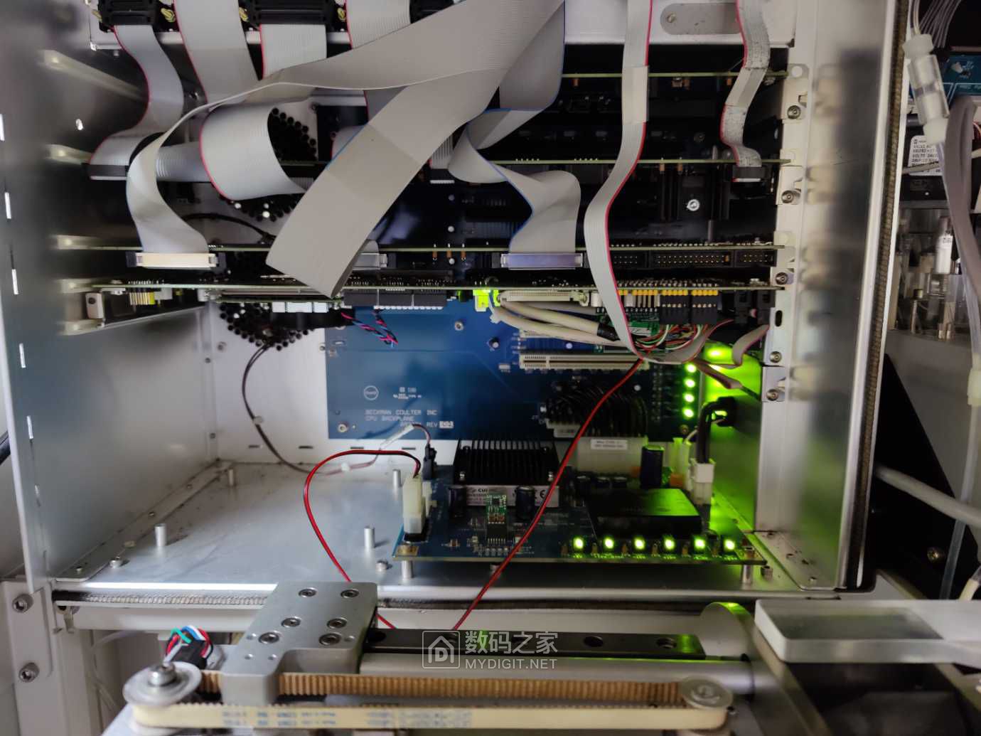 UniCel Dxi800化学发光仪拆解-做肿瘤/甲功/性激素等项目的仪器 - 行业拆客 数码之家