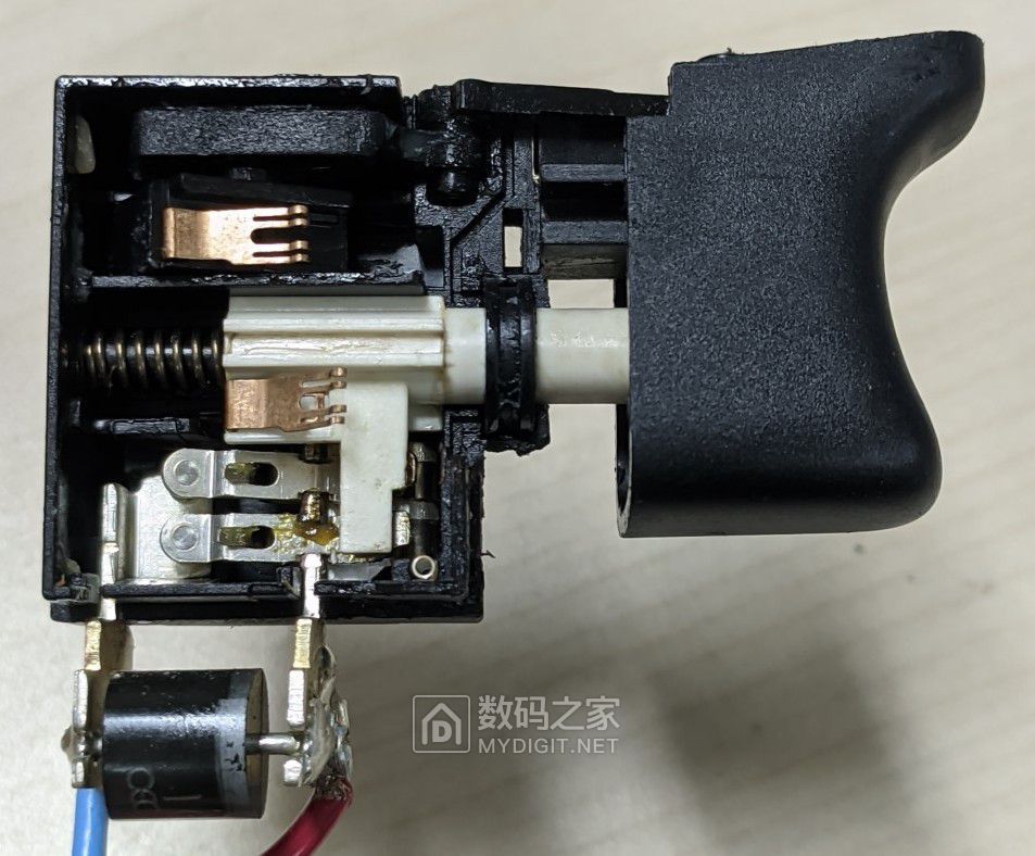 继续拆，无刷调速开关 CPXTE 04-256D - 我是工具控 数码之家