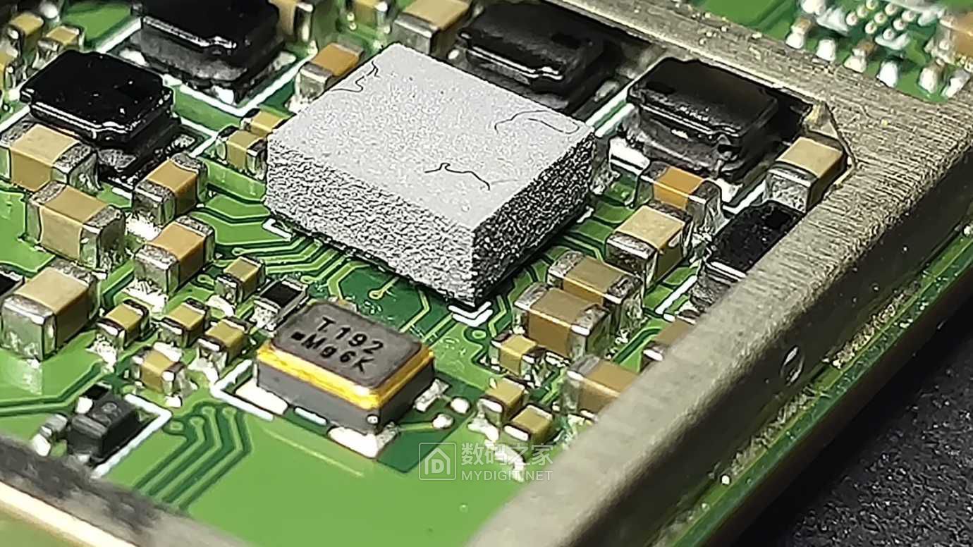 随便拆个龙尚u8300c 4g模块 - 拆机乐园 数码之家