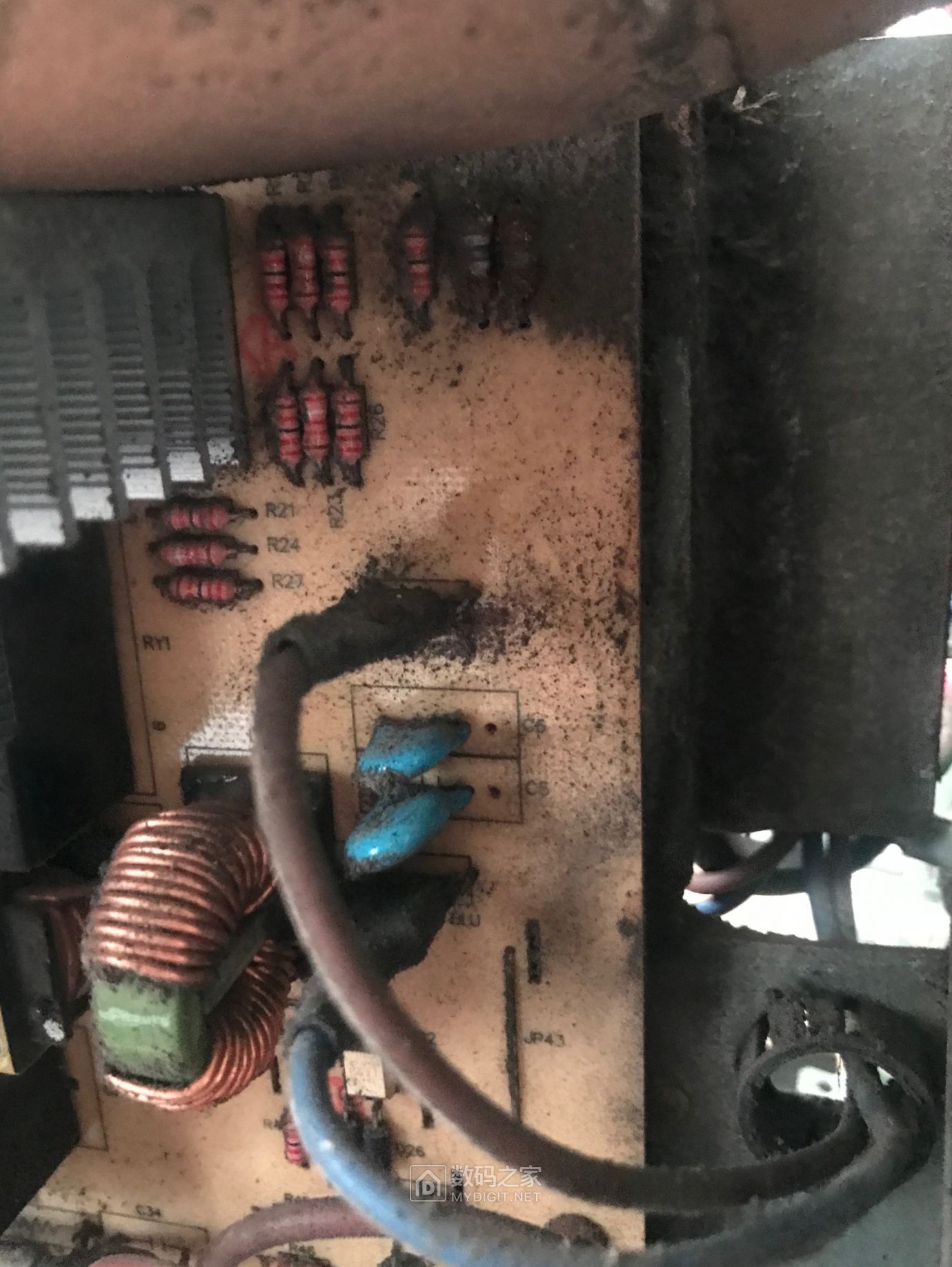 拆个美国山特CSTK C1KS UPS，全是灰呀！ - 拆机乐园 数码之家