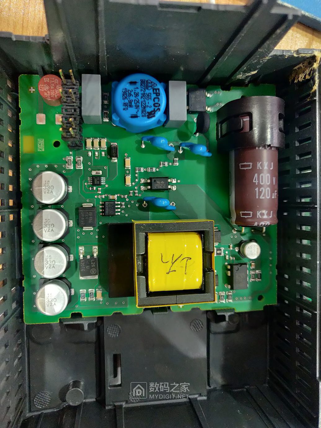 拆解西门子200smart SR40 PLC - 行业拆客 数码之家