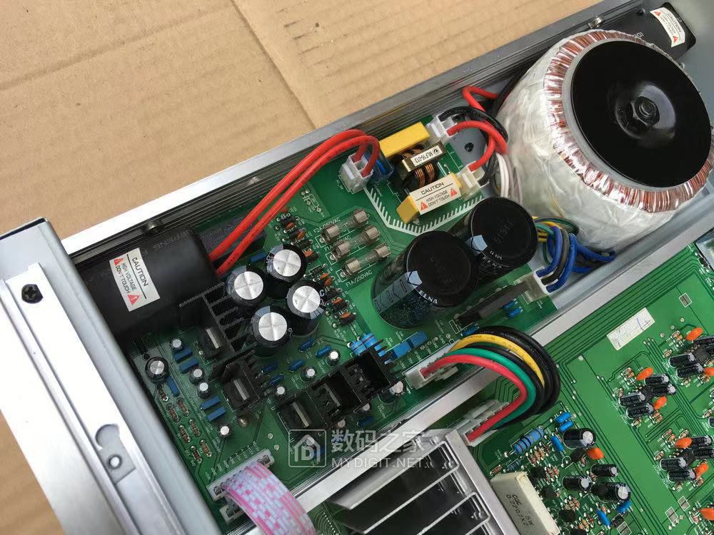 山灵SDAV-2020功放拆解 - 拆机乐园 数码之家