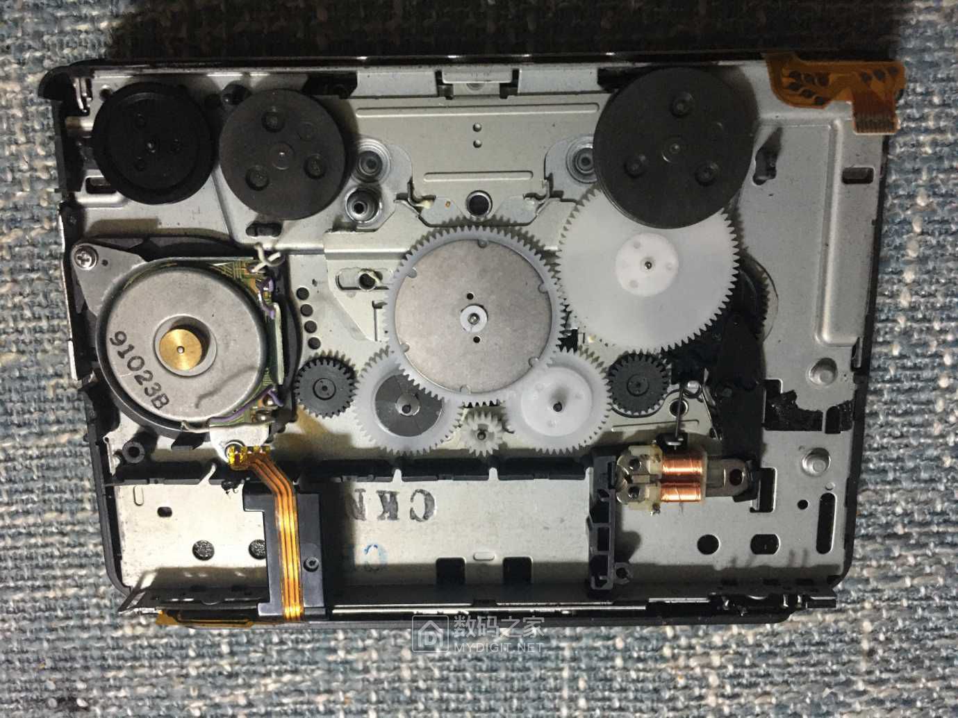 拆修索尼磁带随身听声音抖动及电机不转故障（SONY WM-GX670） - 拆机乐园 数码之家