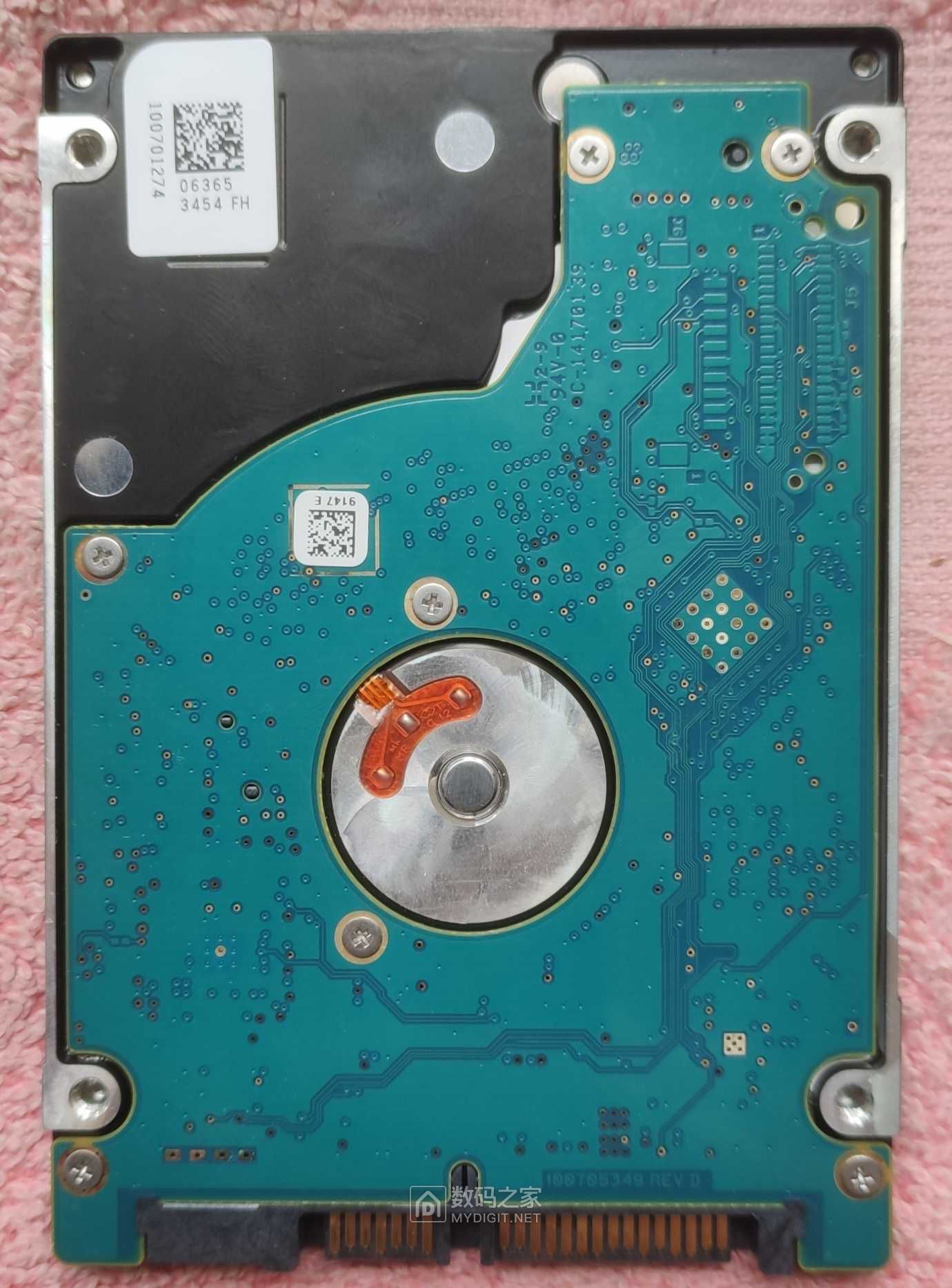 拆解SSHD硬盘，电路板（Seagate Laptop Thin SSHD 500GB） - 拆机乐园 数码之家
