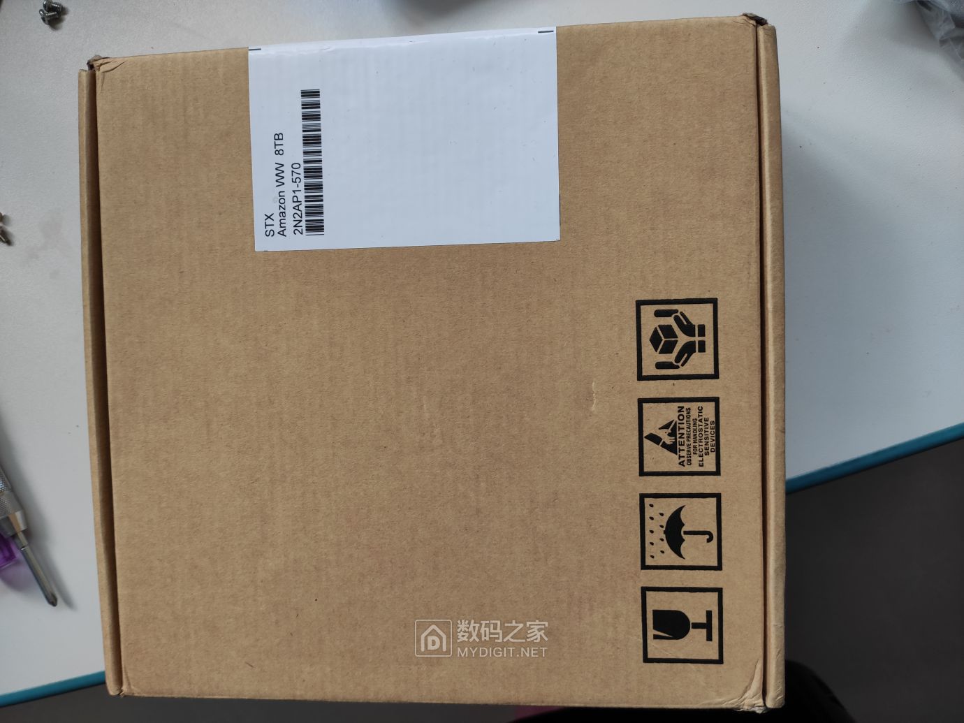 拆解希捷8T移动硬盘盒Seagate Desktop Driver STGY8000400 - 拆机乐园 数码之家