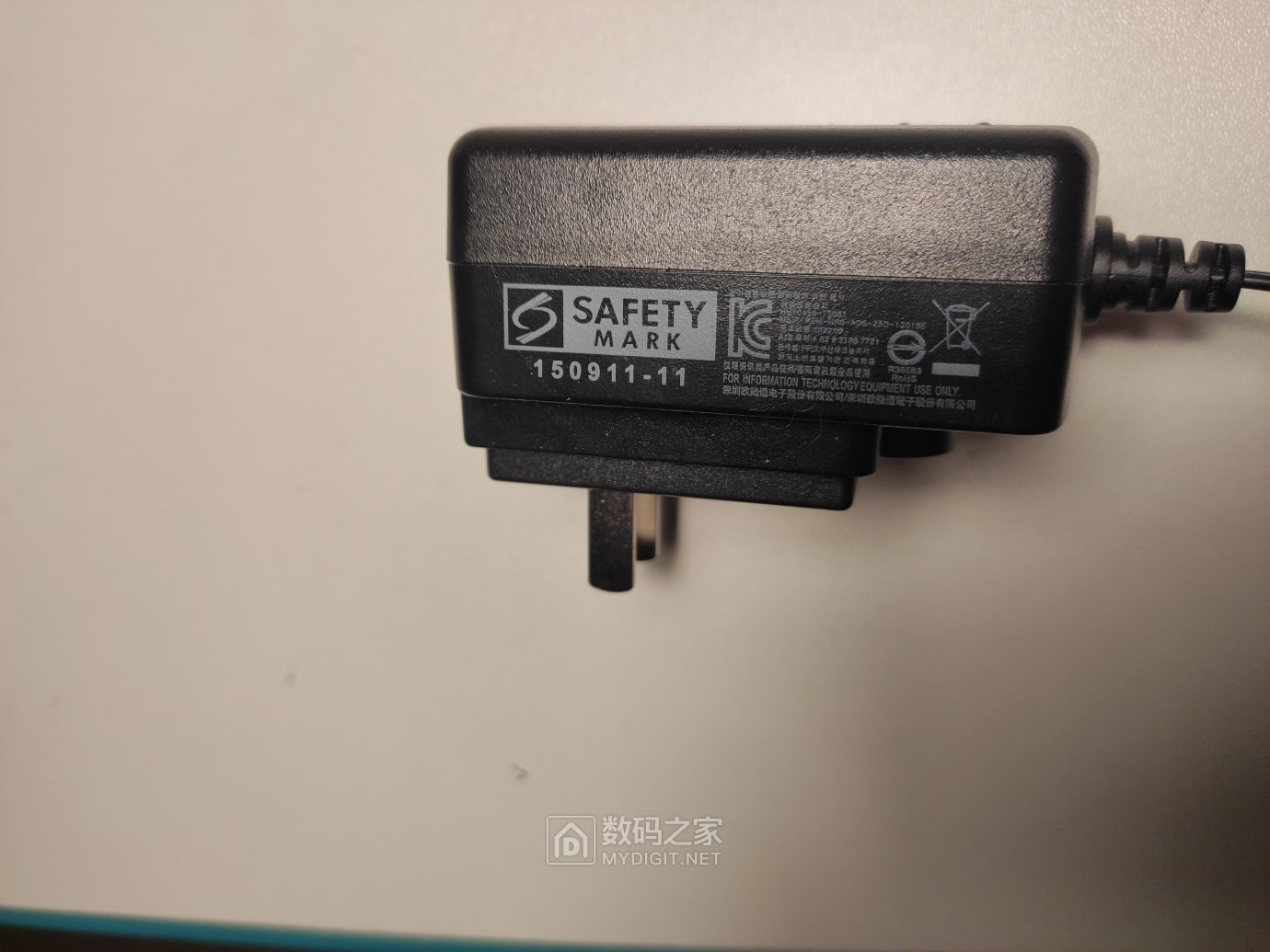 拆解希捷8T移动硬盘盒Seagate Desktop Driver STGY8000400 - 拆机乐园 数码之家