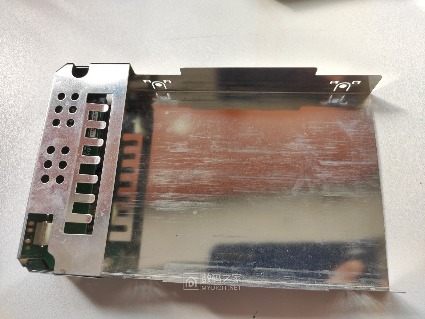 拆解希捷8T移动硬盘盒Seagate Desktop Driver STGY8000400 - 拆机乐园 数码之家