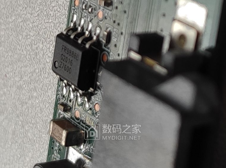 拆解希捷8T移动硬盘盒Seagate Desktop Driver STGY8000400 - 拆机乐园 数码之家