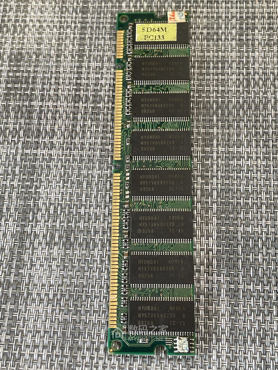 分享一根22年前的内存条：SDRAM 64M PC133 - 硬件博物馆 数码之家