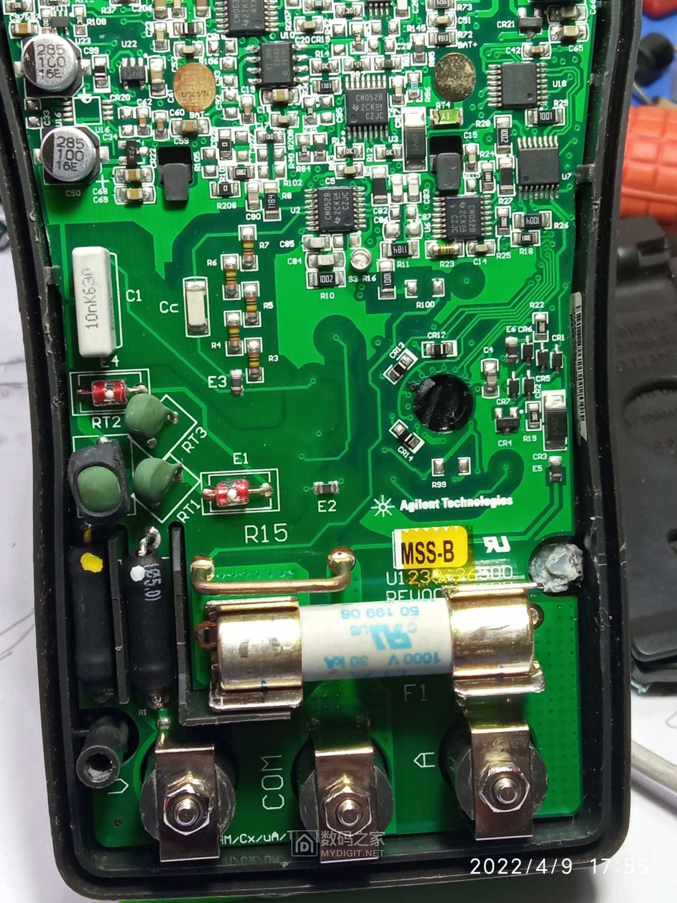 安捷伦U1232A万用表拆机测评，与福禄克115/117对比体验 - 仪表谈谈 数码之家