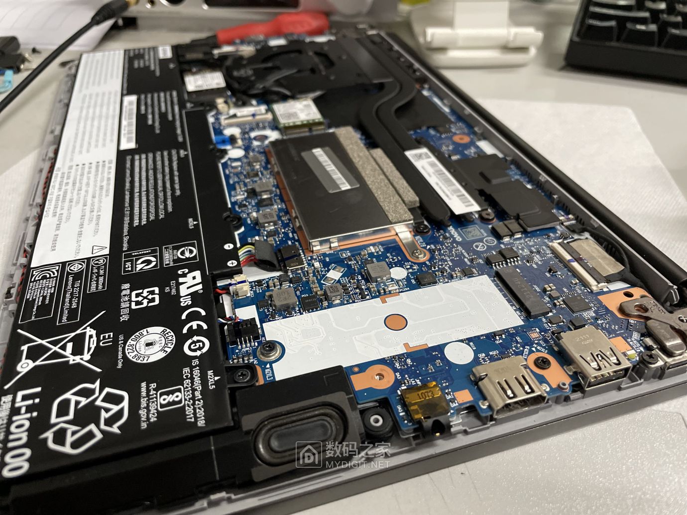 THINKPAD E14，我拆过的笔记本里做工最好的之一 - 拆机乐园 数码之家